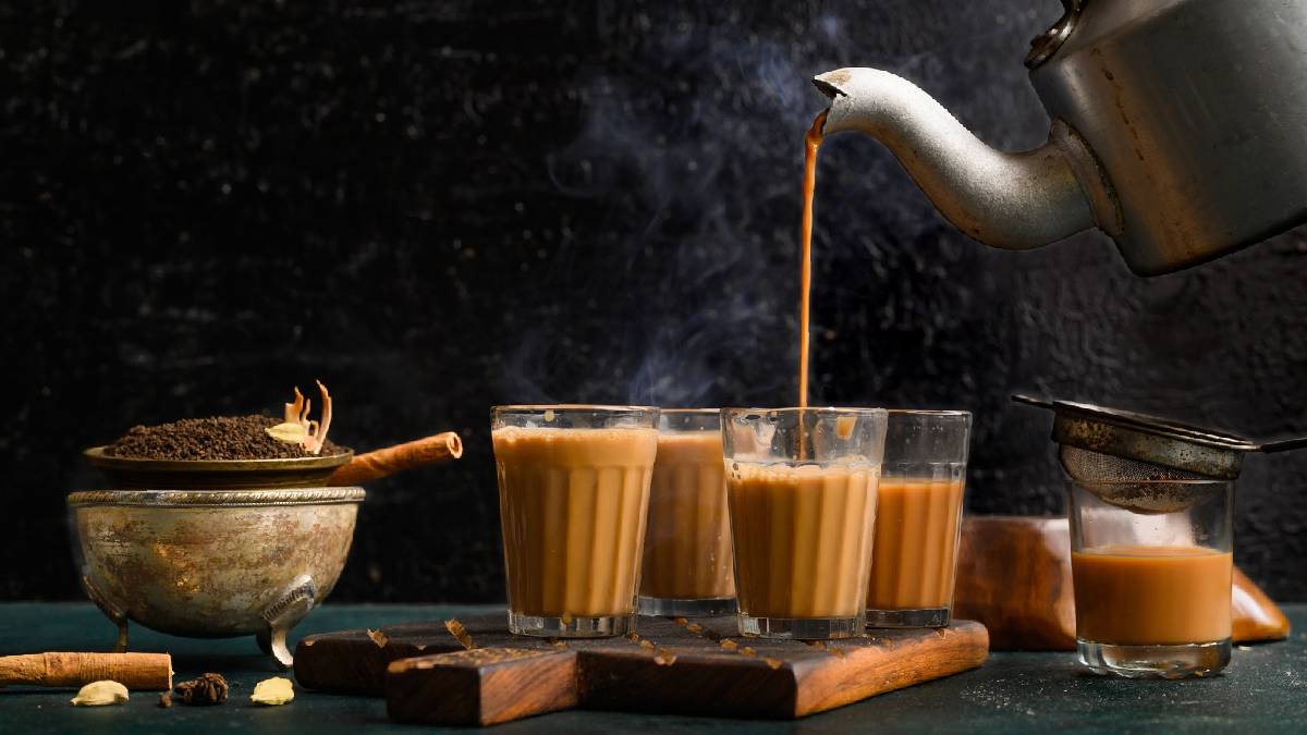 সকালে উঠেই খালি পেটে দুধ চা, জানেন কী কী ক্ষতি হতে পারে?