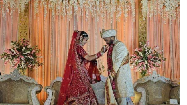 Mukesh Kumar marries Divya in dreamy ceremony