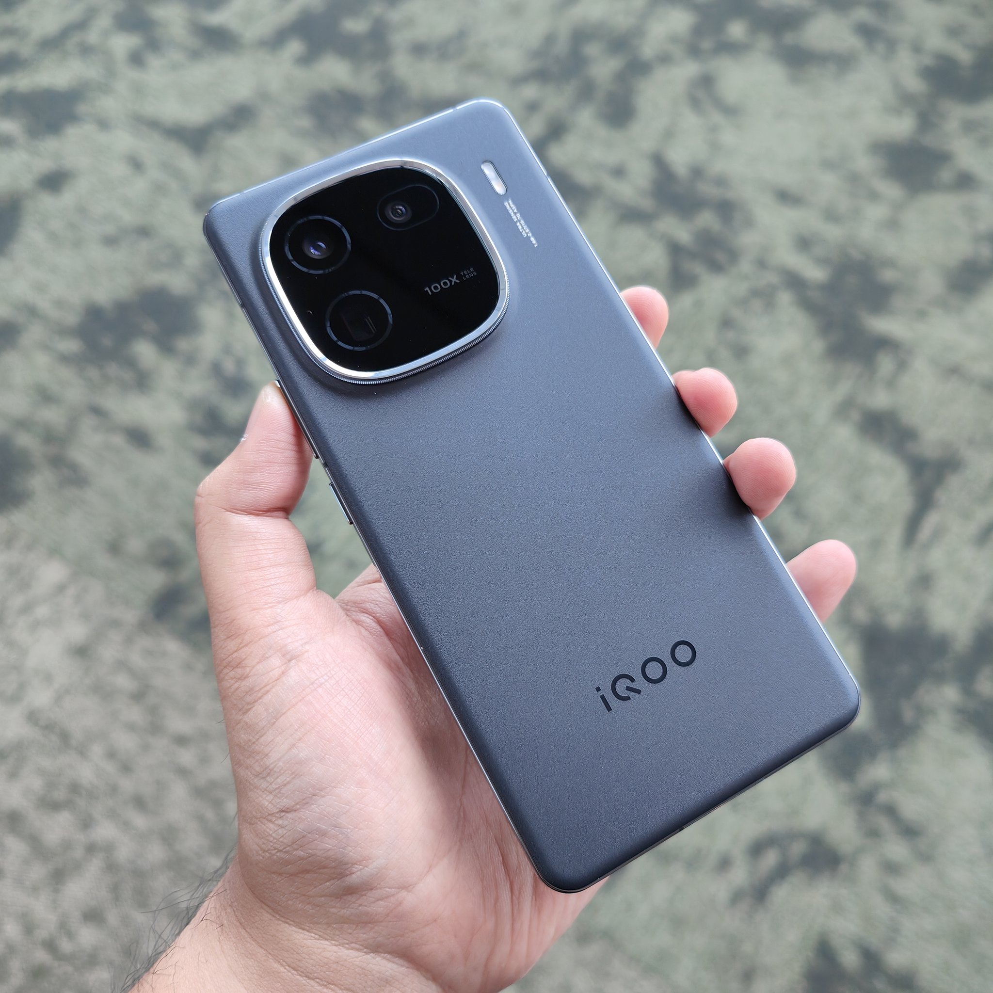 iQOO 12 To Launch In India On December 12: Prices, Specs, Features and More